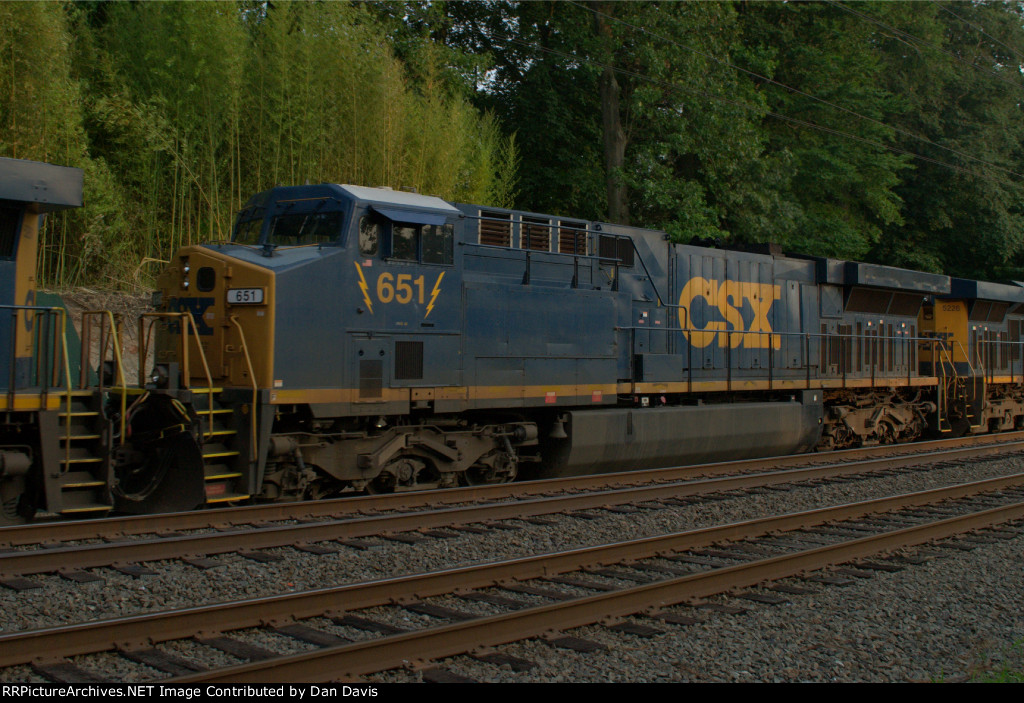 CSX AC60CW 651 traills on Q410-24